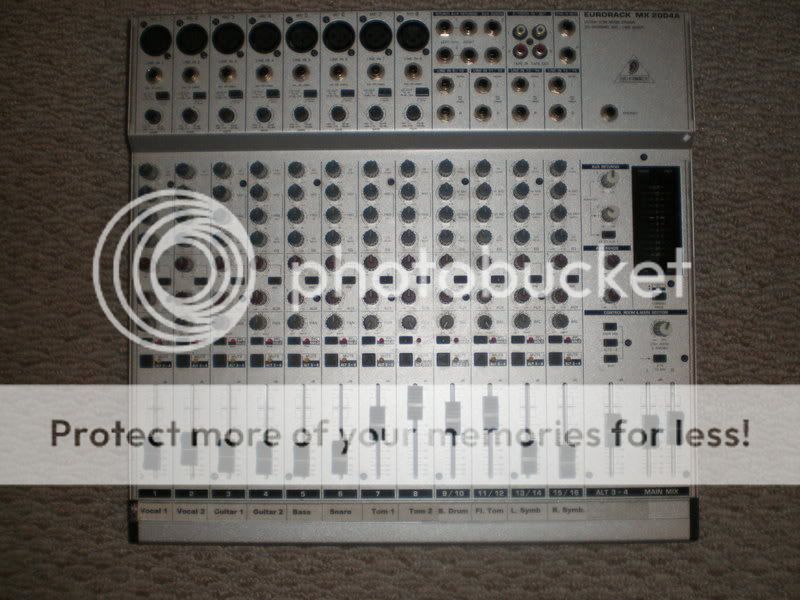 FT BEHRINGER EURORACK MX2004A - Live Gear - Harmony Central